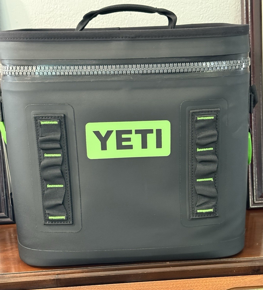 Yeti Hopper Flip 12 Cans Soft Cooler Canopy Green - 18060131153 for ...