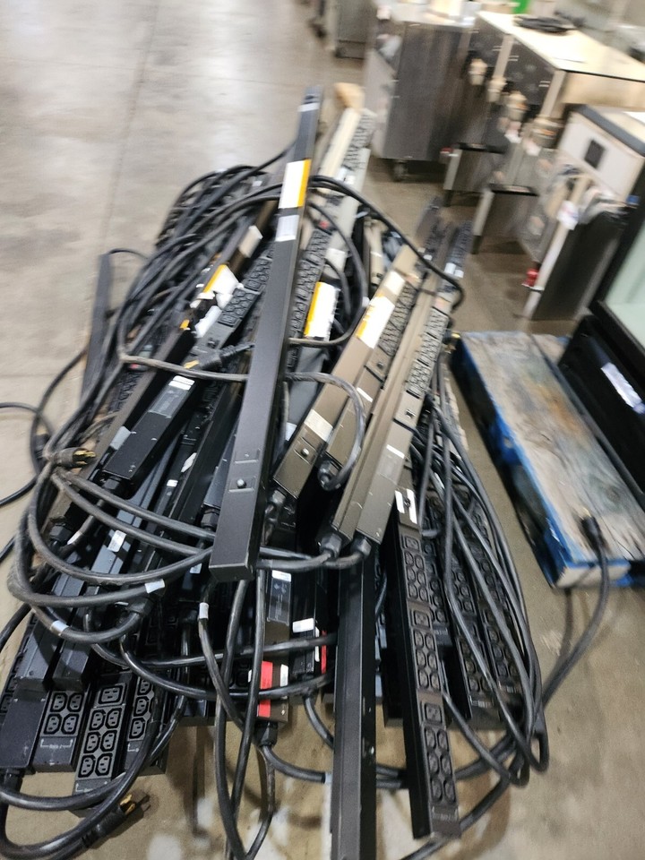 Lot of 12 APC AP8841 Rack PDU 2G,Metered,Zero U,30A,200/208V,36x C13,6x ...