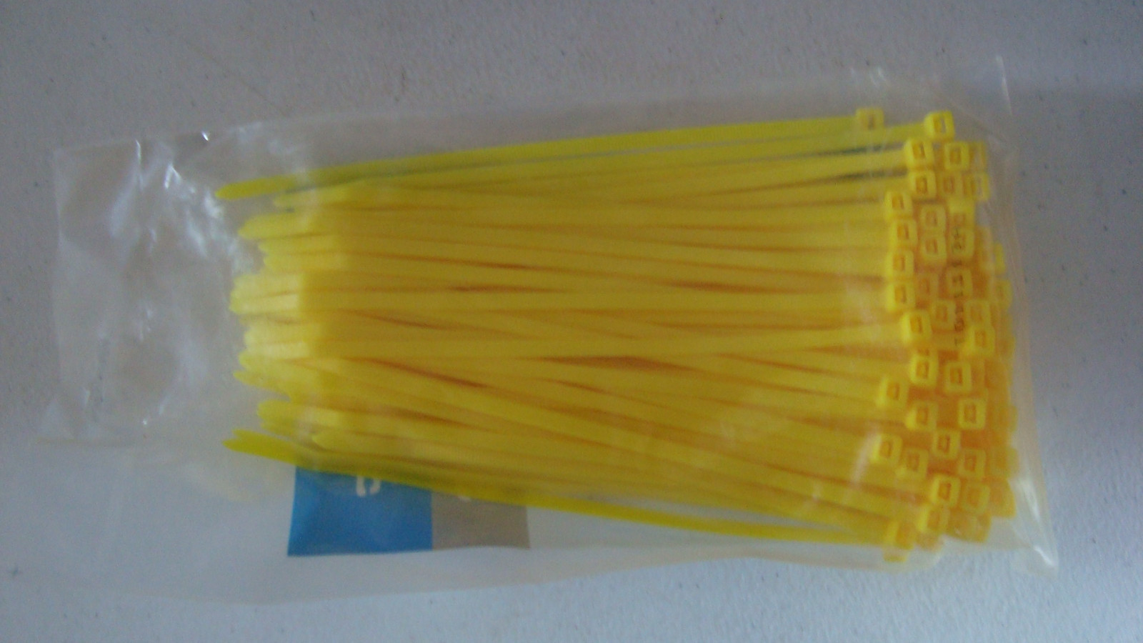 Cabac CT200 Cable Ties 200mm X 4.8mm Packs of 100 Red Blue or Yellow ...