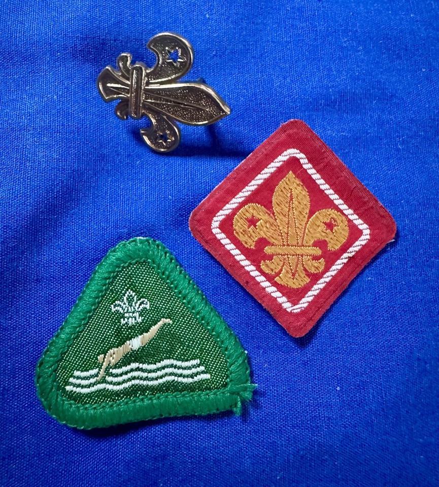 Cub Scout Scarf Vintage Neckerchief Scarf UK c1968 Plus Badges. Made In ...