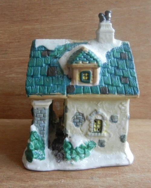 COBBLESTONE CORNERS 2003 HOUSE W/WOOD PILES VILLAGE ACCESSORY GLITTERED ...