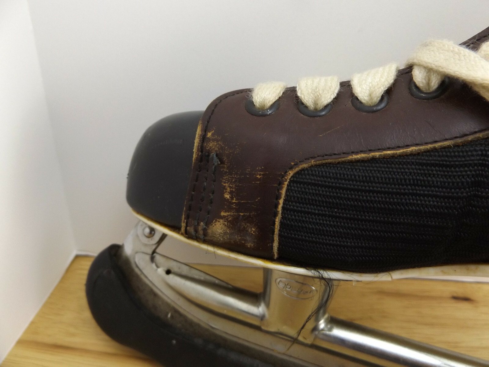 Vintage Bauer Junior Supreme Invictus Ice Hockey Skates Size 9 2/3 made ...