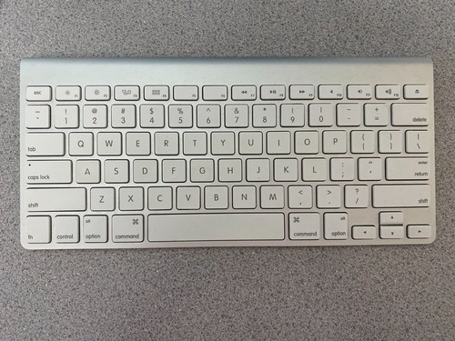 Apple A1314 Wireless Keyboard - White | eBay