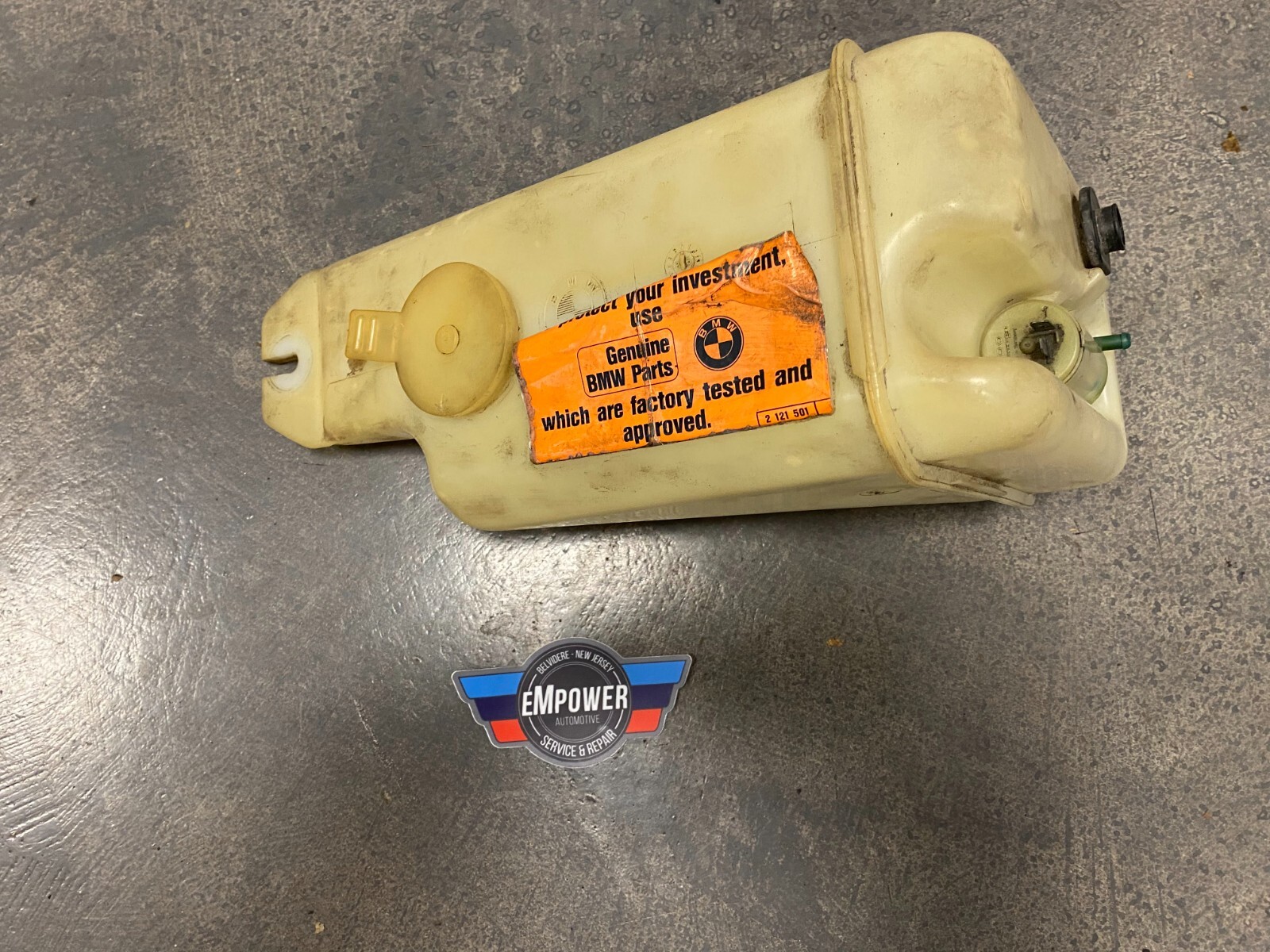 BMW E28 Windshield Washer Fluid Reservoir Tank 61661367597 for sale ...