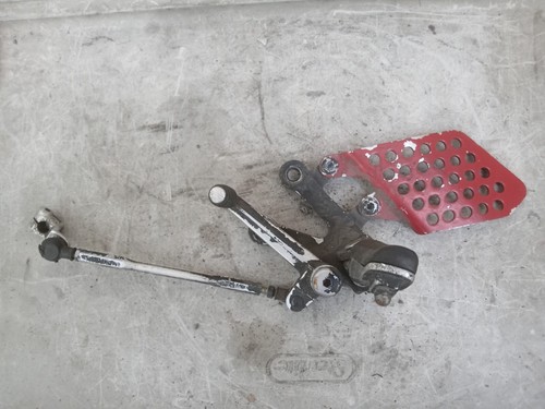 2000 Kawasaki ZX12 Ninja left rear set footpeg bracket gear shifterREAD ...