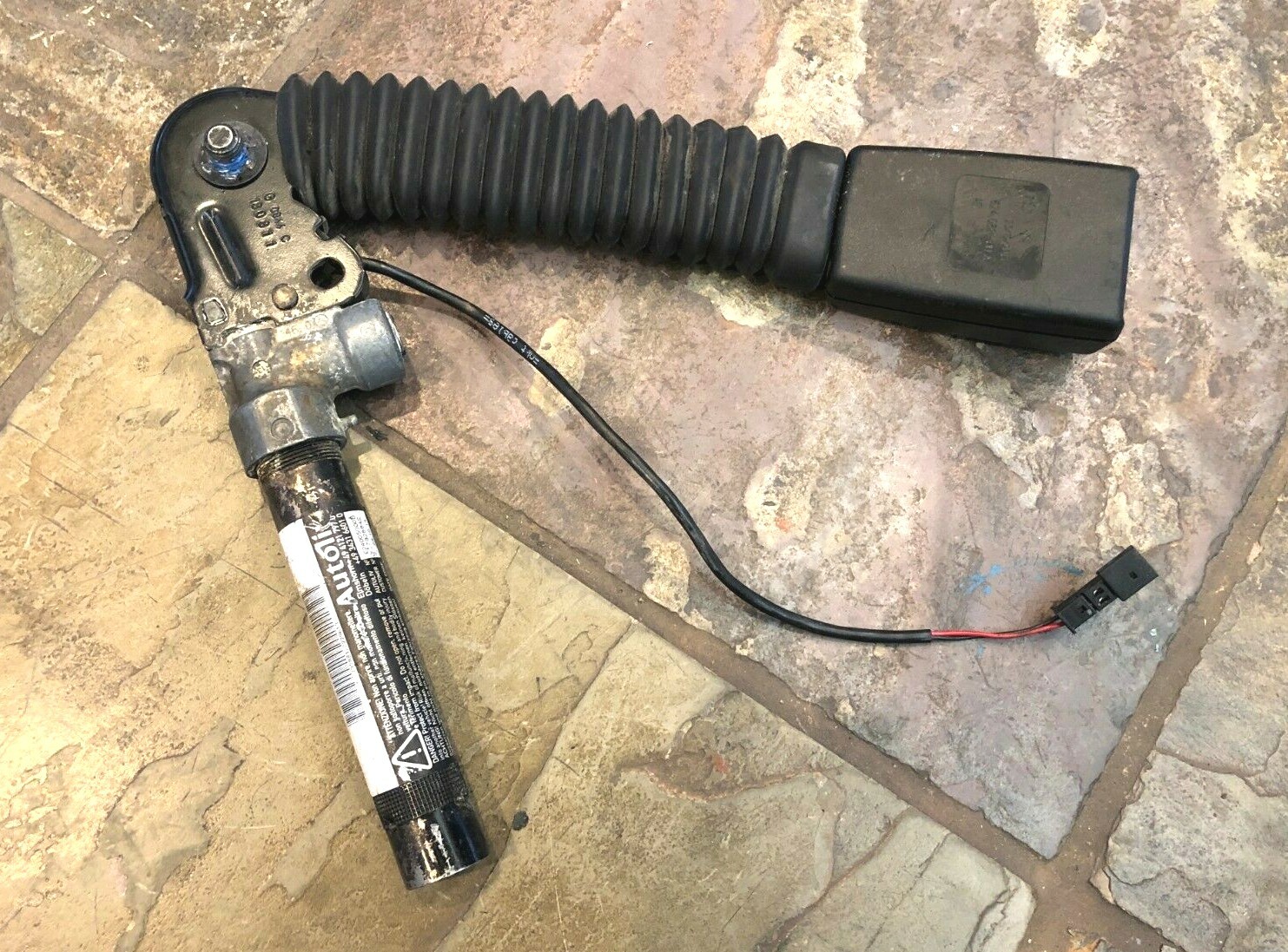 2014 2015 BMW 5 7 SERIES FRONT RIGHT SEAT BELT BUCKLE TENSIONER ...