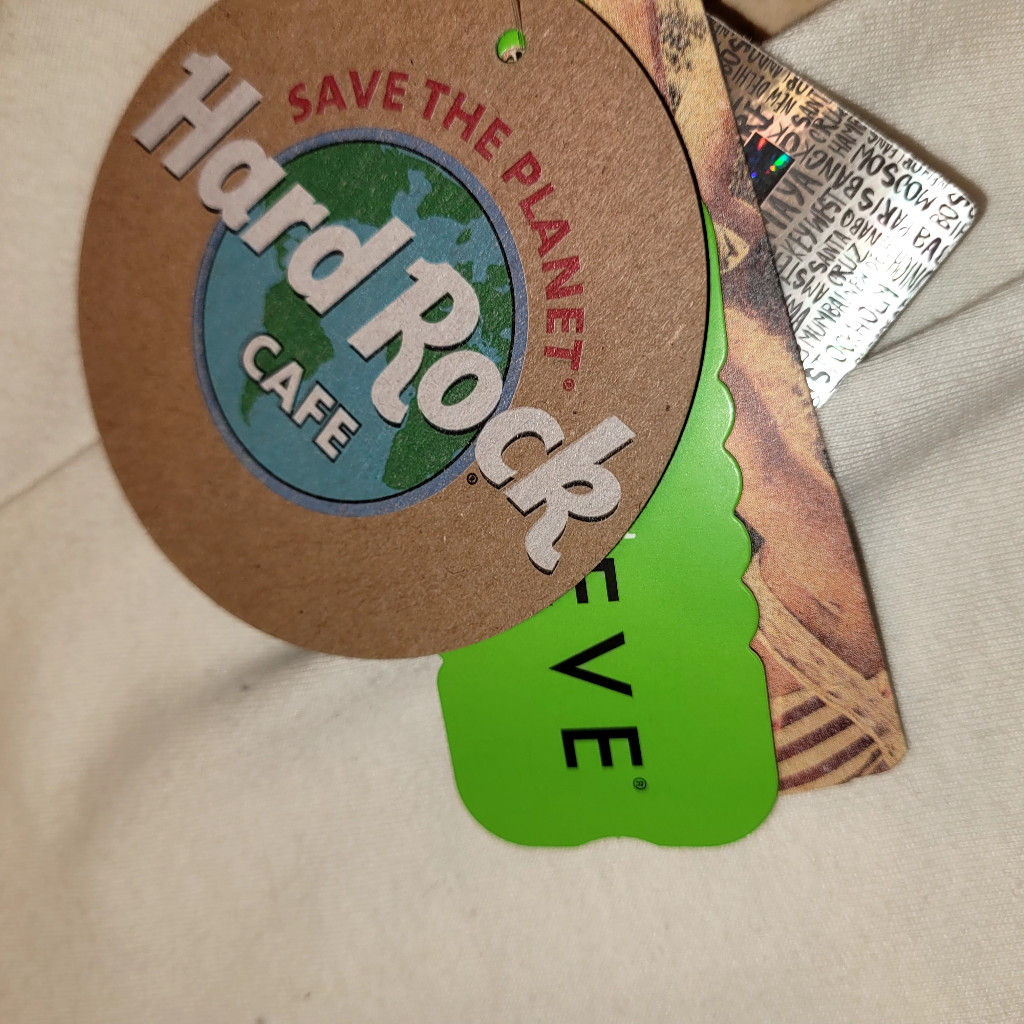 Hard Rock Cafe Save the Planet /WWF NWT Tshirt - Gem