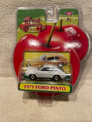 1/64 MOTORMAX FRESH CHERRIES 71 FORD PINTO HATCHBACK/WHITE/4 CYL ...
