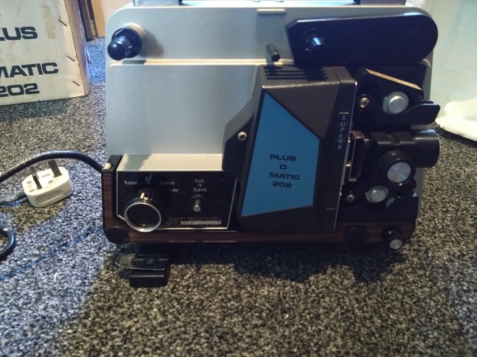 Vintage Plus O Matic 202 Super 8 Film Projector without reels boxed and ...