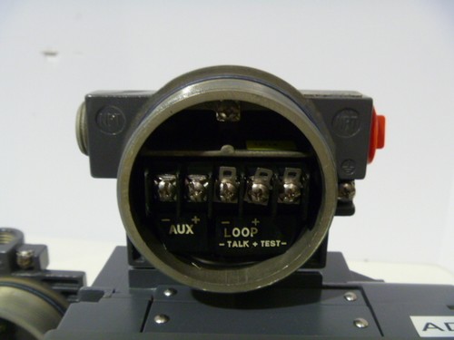 Fisher DVC6005 Fieldvue Type AD Remote Valve Positioner w/ Mount NEW 2 ...