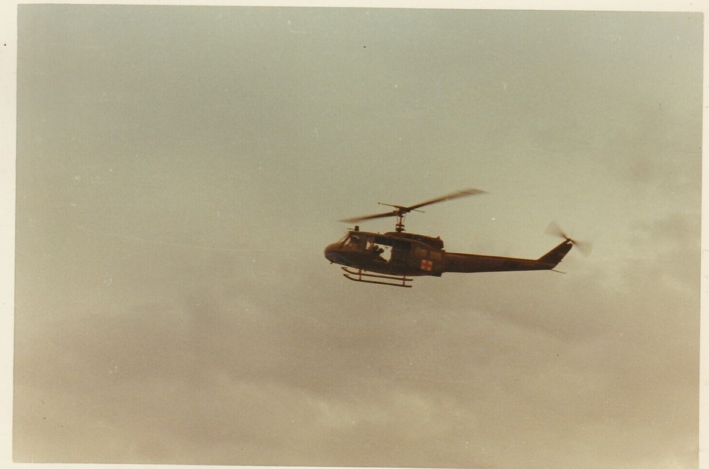 Vietnam PHOTO- Army GI w/176TH ASSAULT HELICOPTER CO at CHU LAI - I ...