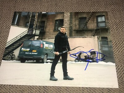 JEREMY RENNER SIGNED AUTOGRAPH 8x10 PHOTO HAWKEYE AVENGERS MARVEL ...