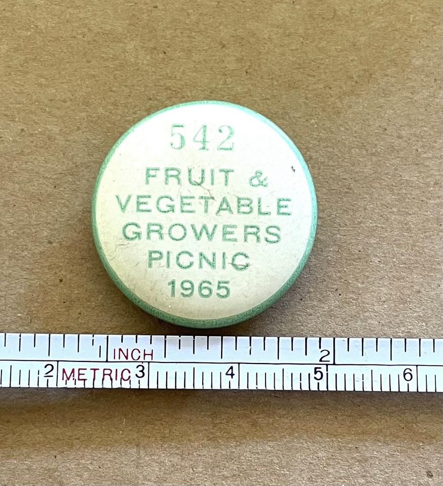 VINTAGE BUTTON BADGE - FRUIT & VEGETABLE GROWERS PICNIC 1965 #542 ...