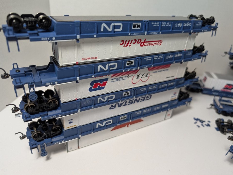HO Scale Walthers 13 X Well Cars CN Canadian National BLUE 13X 48 ...