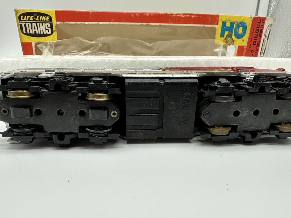 Lot of 5 HO Scale Engines Santa Fe Penn Conrail B&O 9643 8410 2648 ...