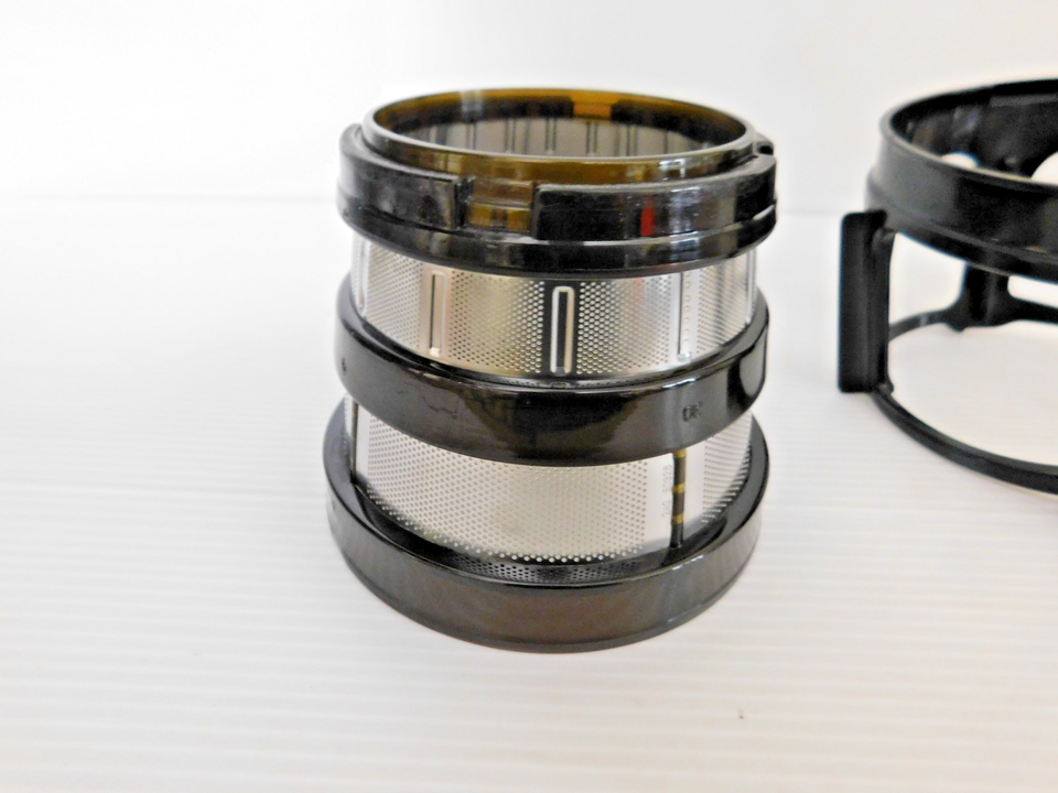 OMEGA Vertical Slow Masticating Juicer VSJ843QS Juice Screen and holder ...