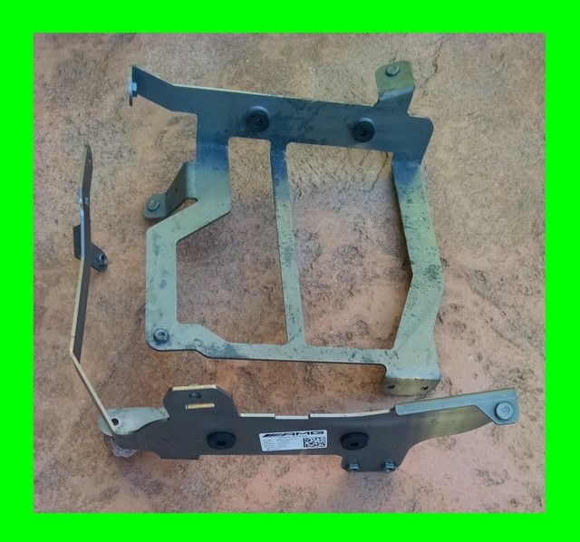 OEM MERCEDES C63 W204 AMG 2 PIECE AUX OIL COOLER BRACKET A2045000331 ...