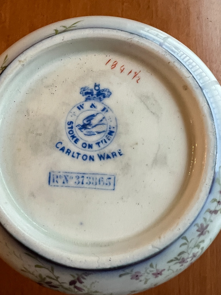 Carlton Ware Syrup Pitcher; Lid; 6"; Hand Painted; No chips, Cracks (92 ...