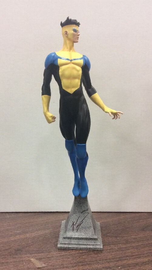Invincible Statue CS Moore Signed By Robert Kirkman and all artists ...