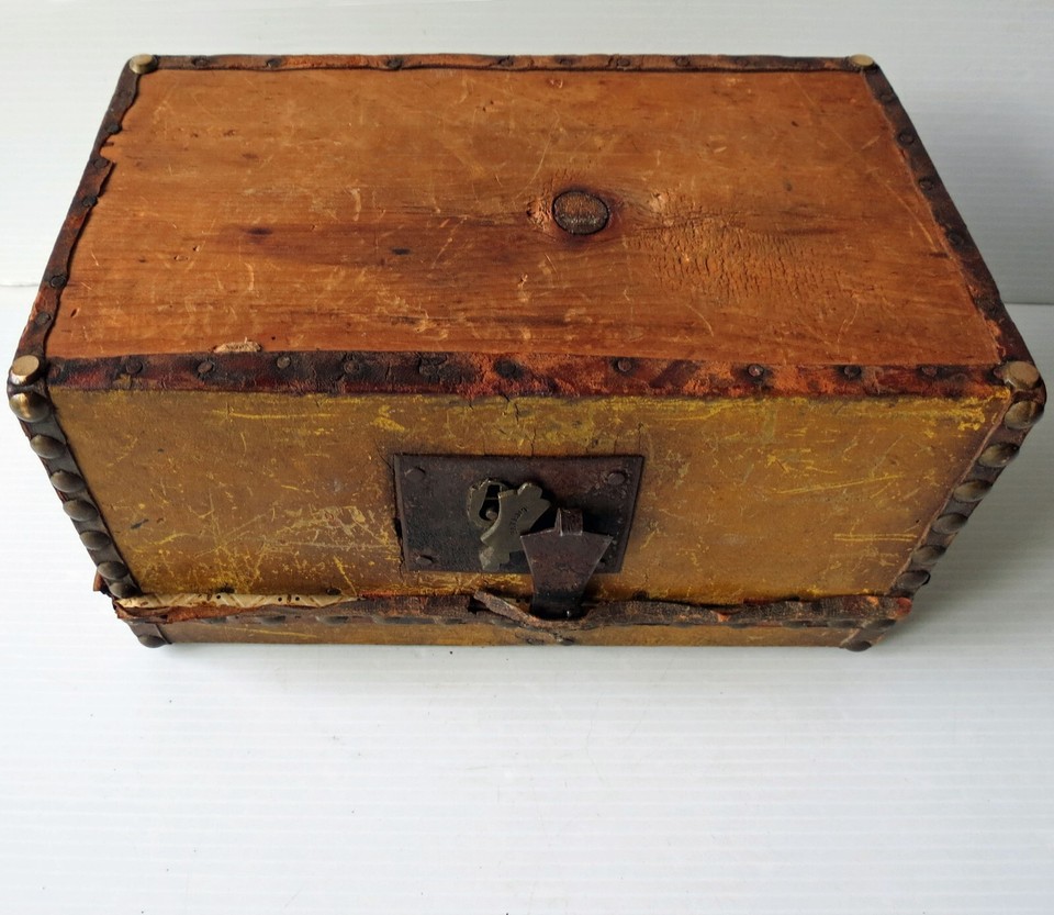 Antique MUSTARD LEATHER LOCKING DOCUMENT BOX/TRUNK with Removable Trays ...
