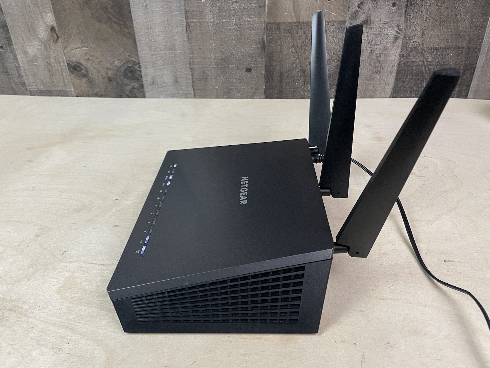 NETGEAR R7000 Nighthawk AC1900 Dual Band Wi-Fi Gigabit Router 2.4GHZ ...