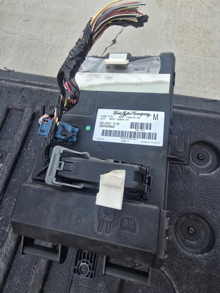 07-09 FORD MUSTANG FRONT BODY CONTROL MODULE BCM SAM FUSE BOX FUSES ...