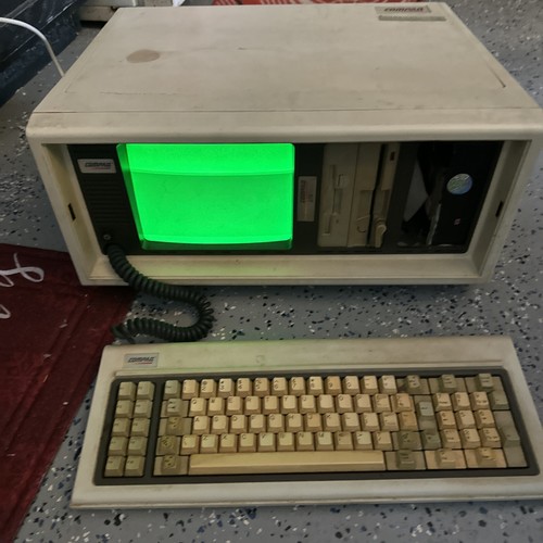 COMPAQ COMPUTER MODEL 101709 VINTAGE PORTABLE DESKTOP / POWERS ON -RARE ...
