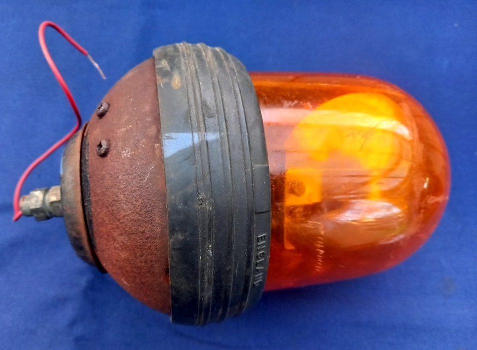 VINTAGE LUCAS L678 12V ROTATING ACORN AMBER BEACON BOLT ON CLASSIC CAR ...
