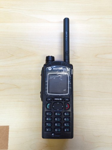 Motorola MTP850 350-390MHz PT811B Tetra Radio Walkie Talkies Nearly new ...