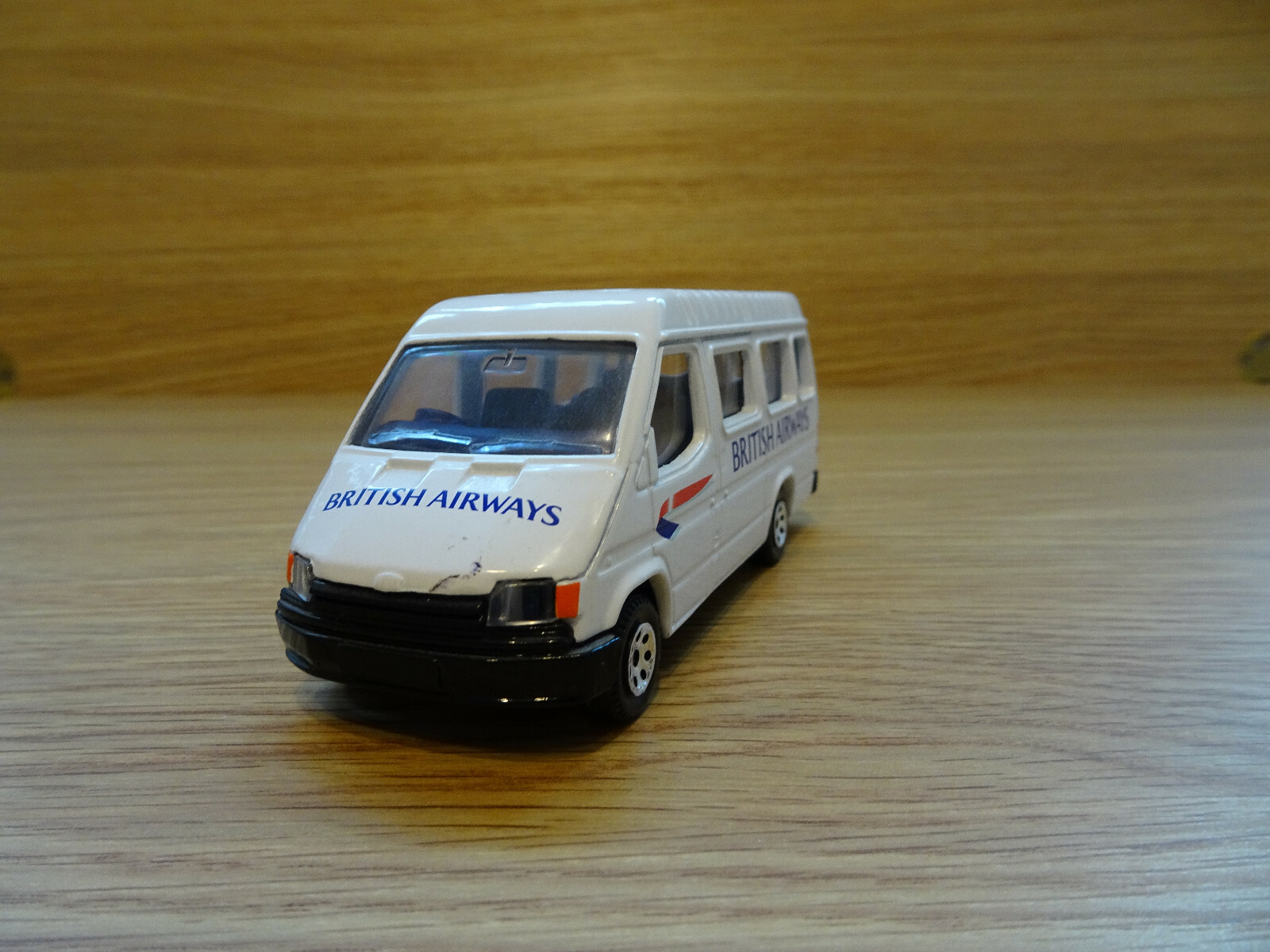 CORGI FORD TRANSIT BUS BRITISH AIRWAYS WHITE VGC | eBay UK