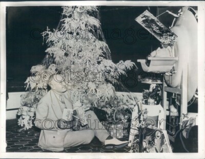 1937 Press Photo Fred Snite n Iron Lung With His Father by Christmas ...