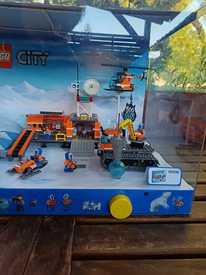 Lego City " Arctic base camp " NEW light up rotating store display ...