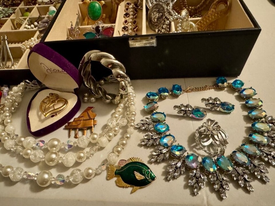 High End Vintage Rhinestone Jewelry Box Lot Trifari Juliana 925 Garnets ...