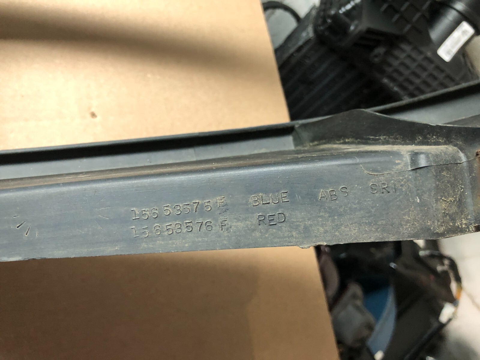 2002-2009 GMC Envoy Front Grill Grille Genuine OEM 15149538 Paint Code ...