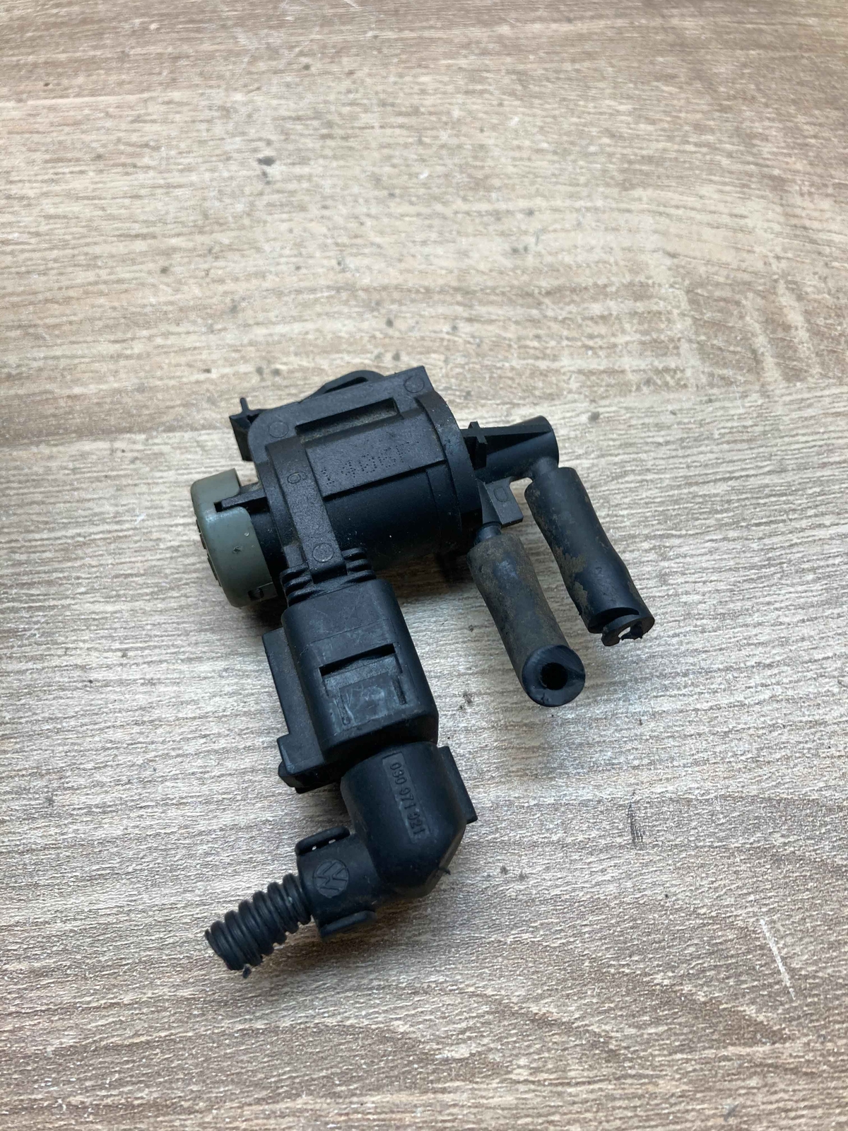 1J0906283C 1J0973722 Volkswagen Audi Seat Skoda Vacuum pump Solenoid ...