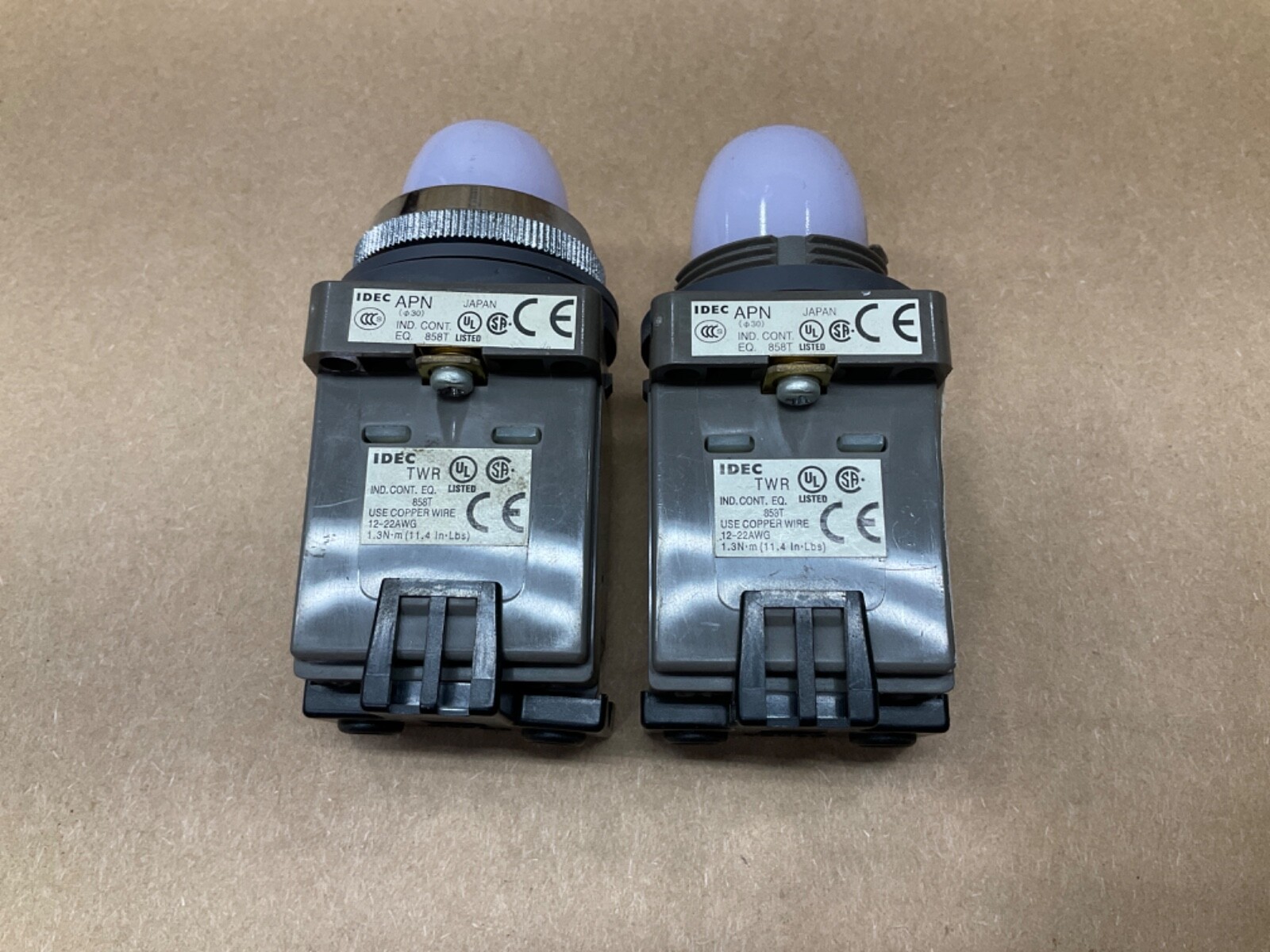 Lot Of 2 Idec APN White Pilot Light TWR Panel Light #20E53 | eBay