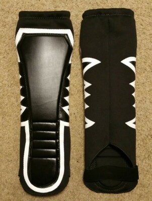 KICKPADS Lowki Style Wrestling Gear Black with White Outline - TRUNKS ...