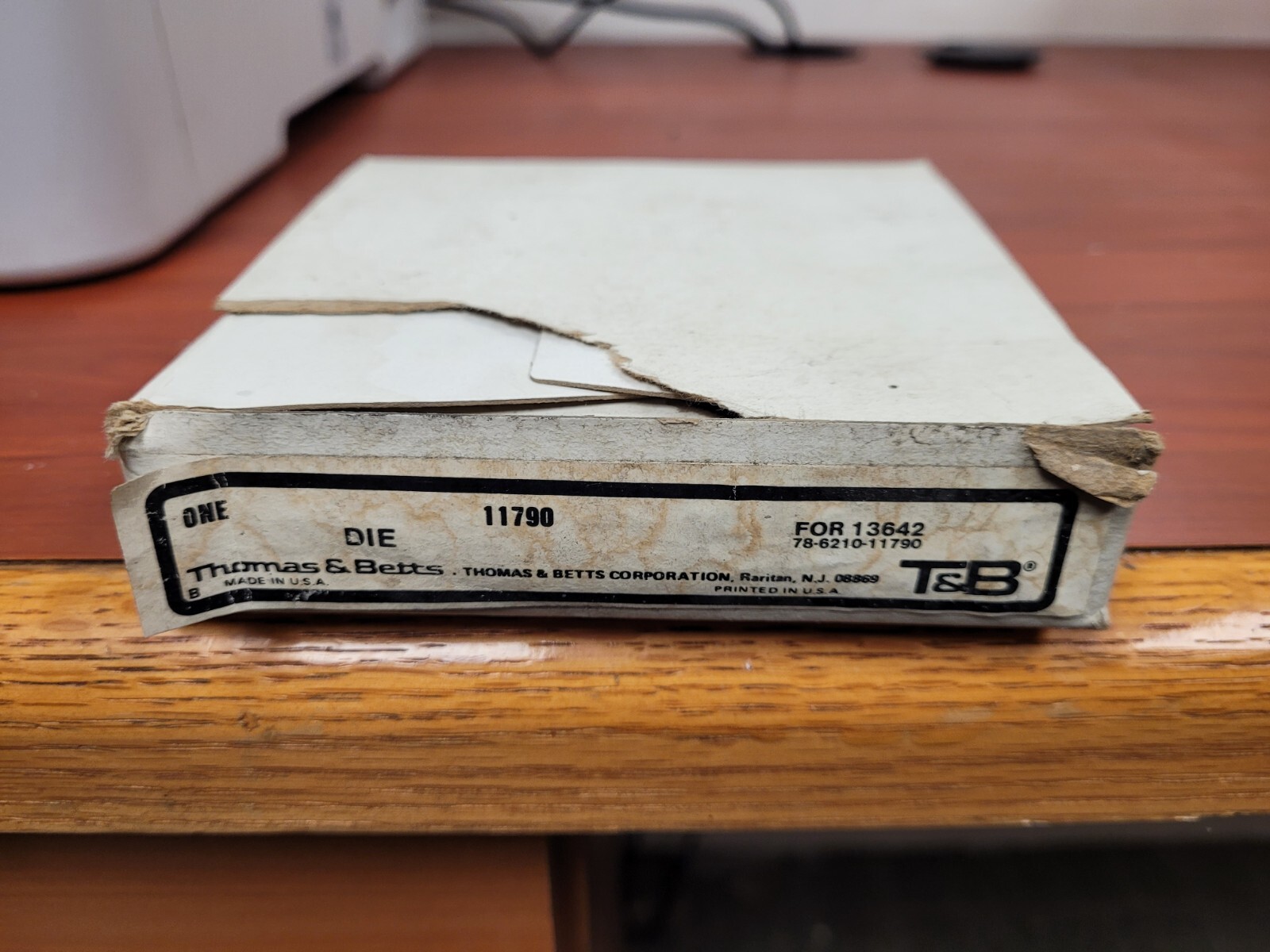 11790 THOMAS & BETTS BLUE DIE FOR 13642M HEAD 12-TON HYDRAULIC CRIMPING ...