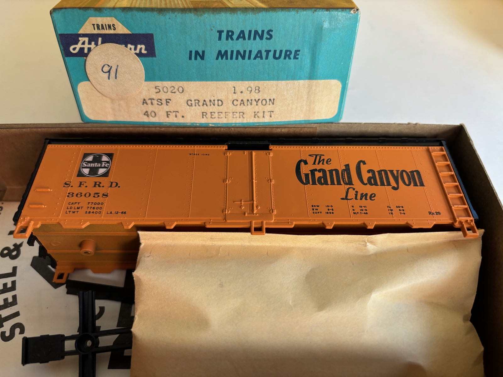 ATHEARN #5020 HO-scale SANTA FE GRAND CANYON 40-ft REEFER BOX CAR KIT ...