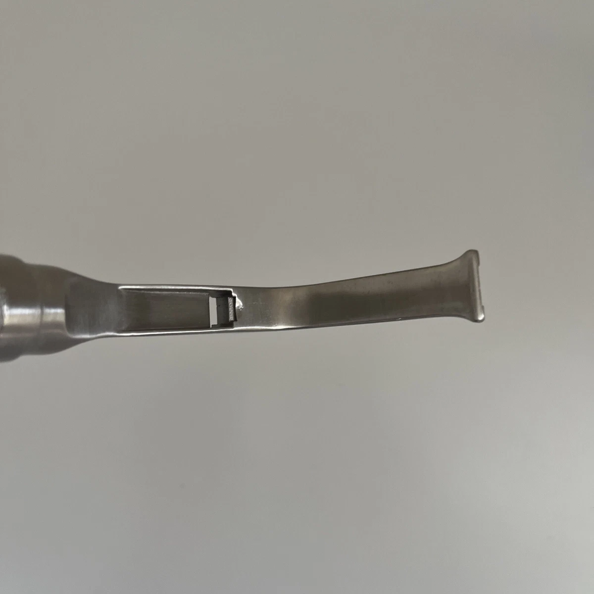 Invuity Lighted Retractors | Shelly Lighting