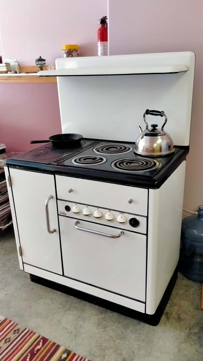 Vintage Wood Electric Stove De'Longhi Vintage Collection De'Longhi