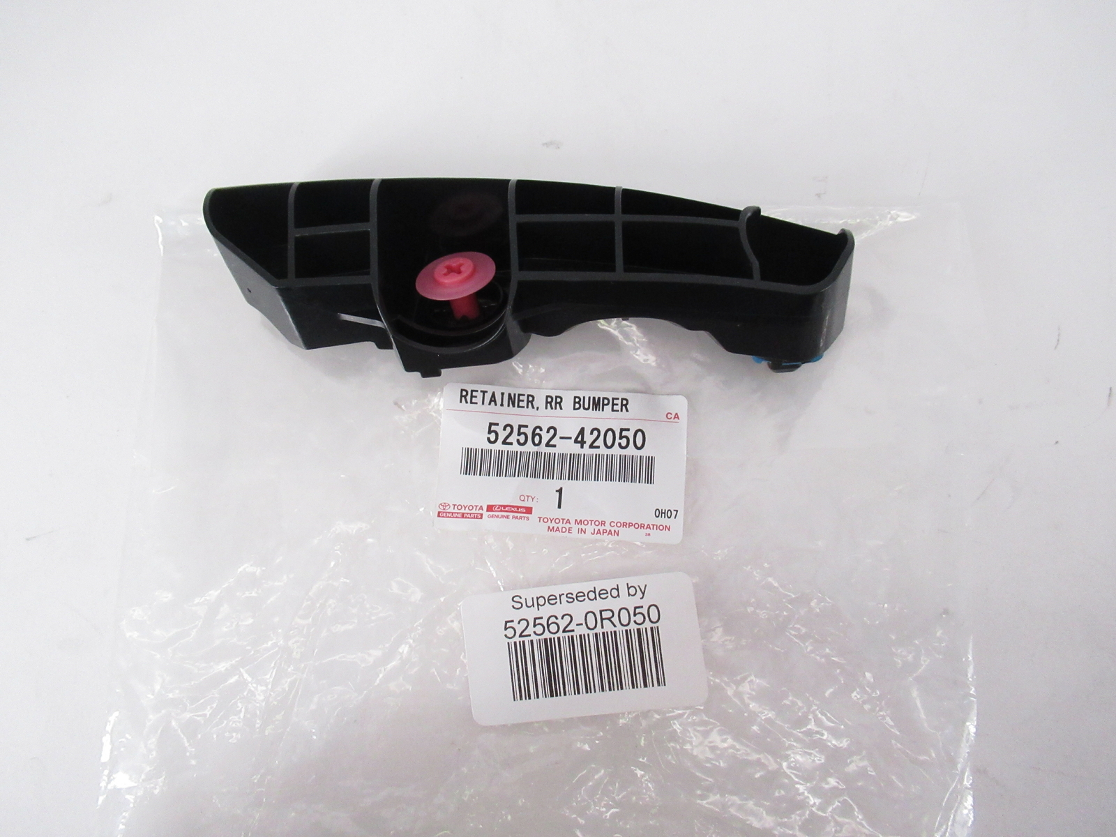Genuine OEM Toyota 52562-0R050 Passenger Rear Bumper Upper Retainer ...