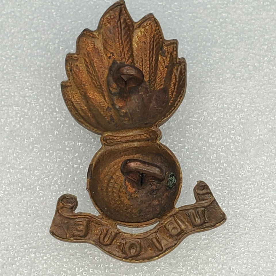 British Army Royal Engineers Unusual 10 Flame Brass Collar Badge UBIQUE ...