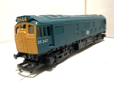 Hornby R068 Class 25 Diesel Locomotive No. 25247 British Rail Blue ...