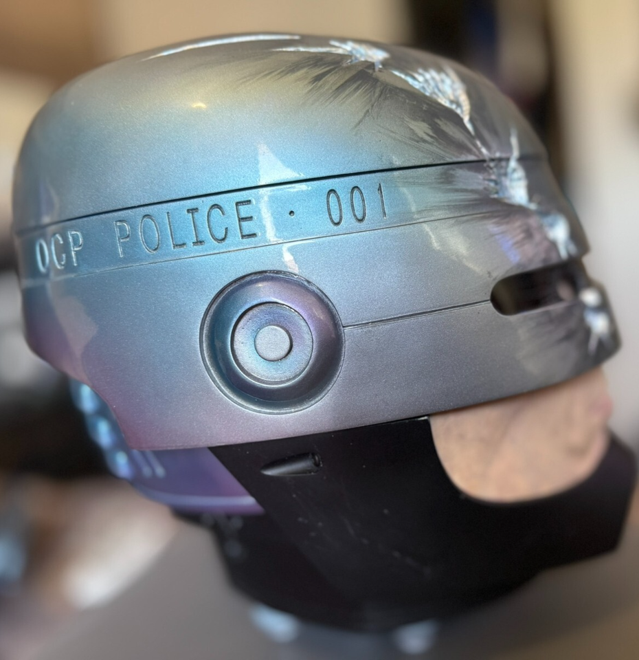 RoboCop 1:1 Helmets (Battle Damaged + Clean) Signed by Peter Weller w ...