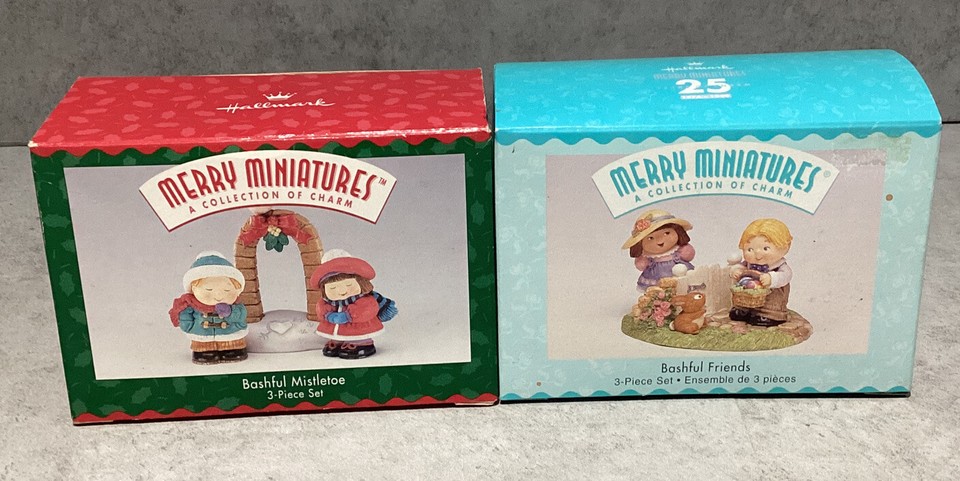 Lot of 16 Hallmark Merry Miniatures Assorted Figurines | eBay