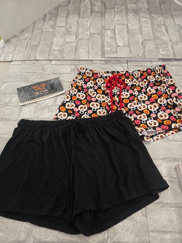 NWT Pillow Talk Women 2pc PJ Shorts Set Black and Skulls Floral Size ...