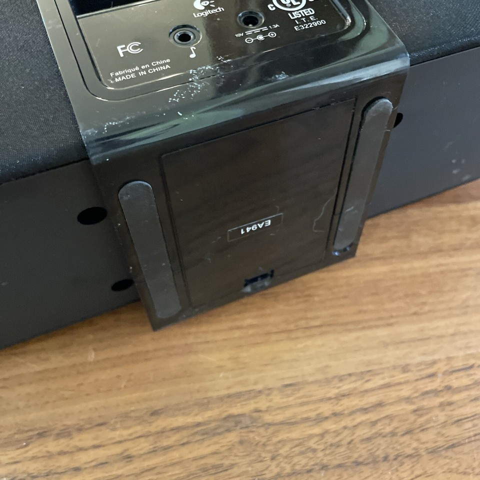 Logitech Pure-Fi Express Plus 30-pin Apple Ipod Speaker Alarm Clock S ...