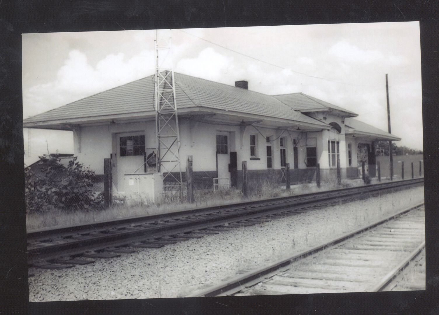 REAL PHOTO EARLE ARKANSAS RAILROAD DEPOT TRAIN STATION POSTCARD COPY | eBay