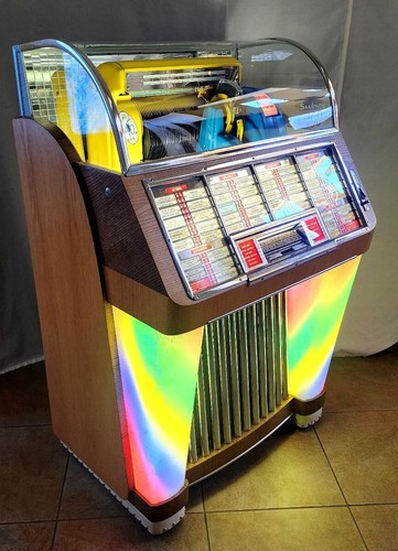 PERFECT RESTORED SEEBURG "C" HAPPY DAYS JUKEBOX - NEW OAK VENEER ...